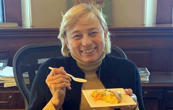 Posik: Mills talks out both sides of her mouth on Maine lobster - The ...