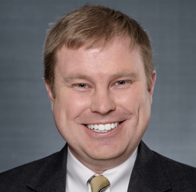 Ag Aaron Freys Longtime Girlfriend Accuses Him Of Misleading Comments